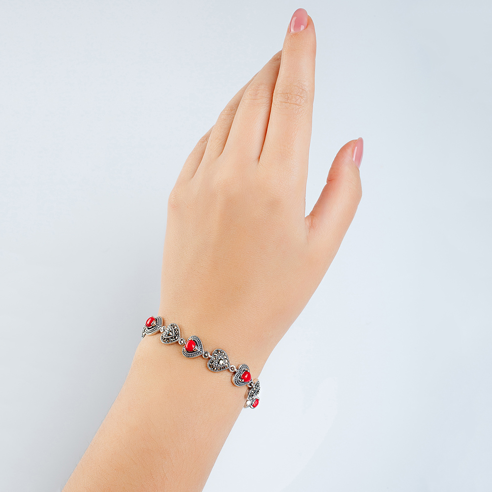 Серебряный браслет с марказитами swarovski и кораллами прессованными ...